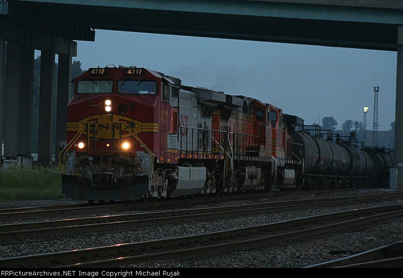 BNSF 4717